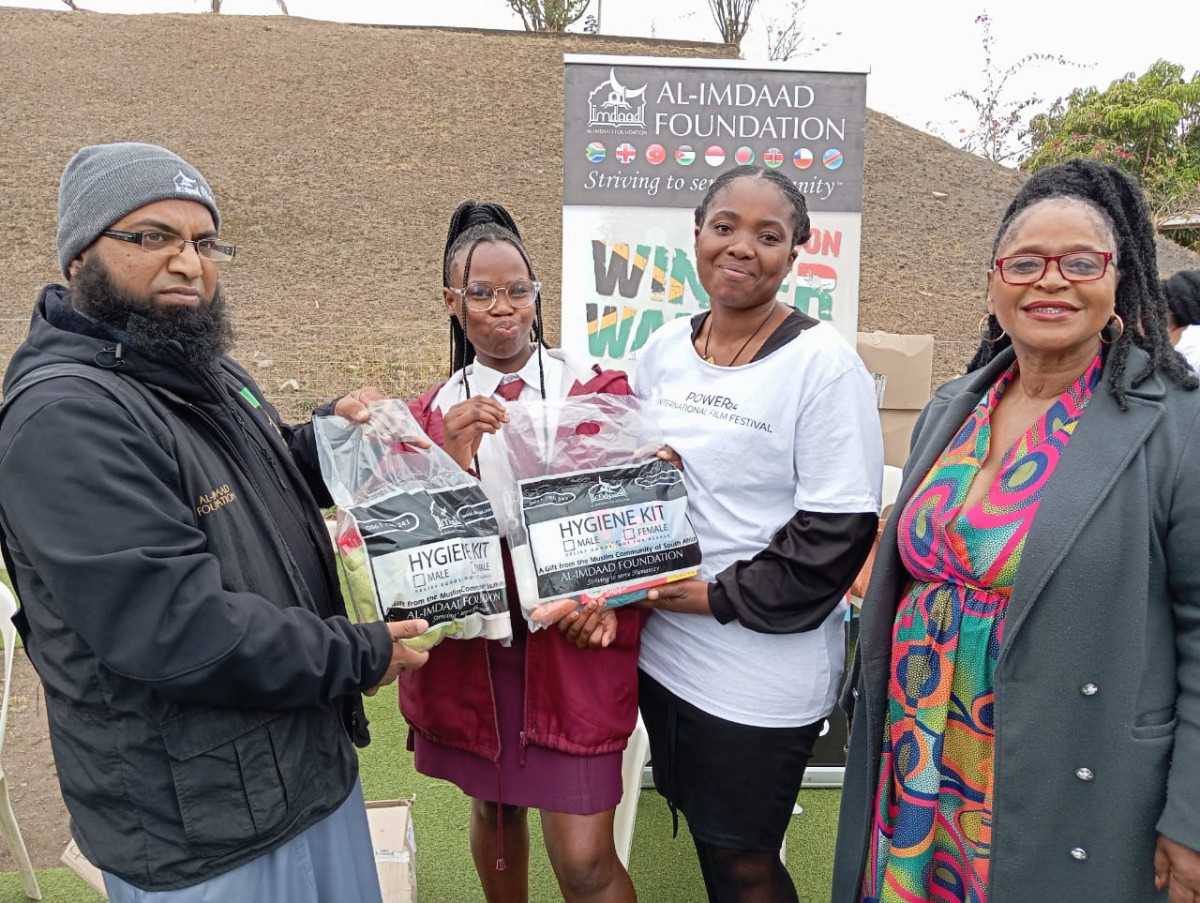 Festival Founder donates to VN Naik School - THISABILITY NEWSPAPER